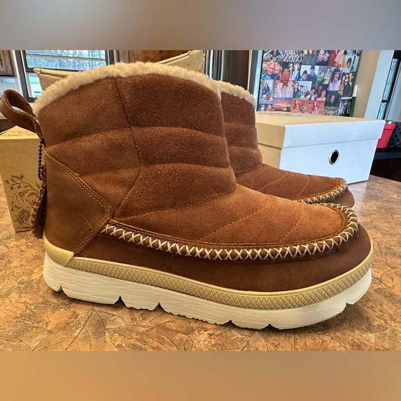 Manitobah Mukluks | Shoes | Authentic Manitobah Mukluks Womens Brown ...